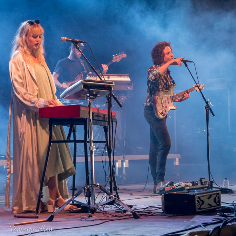 PORTLAND – Good Girls (PIAS) – Luminous Dash BE