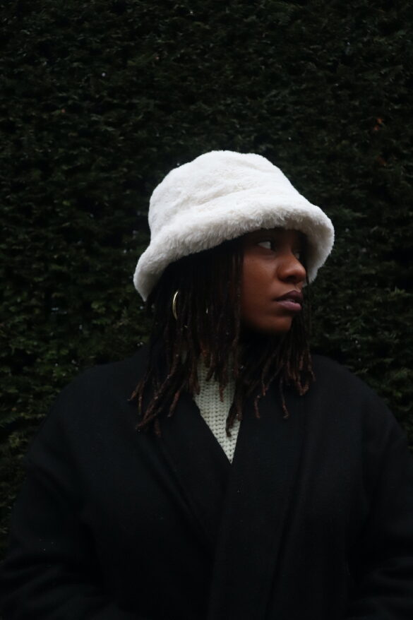 APRIL MAEY: “Laten we uitzoeken hoe we elkaars leven draaglijk kunnen ...