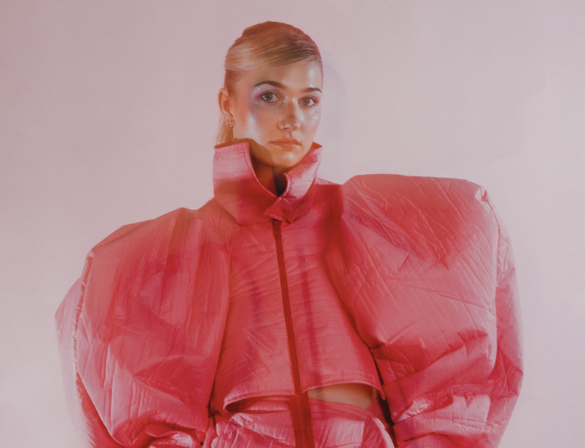 JENTE LUIDT 2025 IN MET NIEUWE SINGLE – Luminous Dash BE